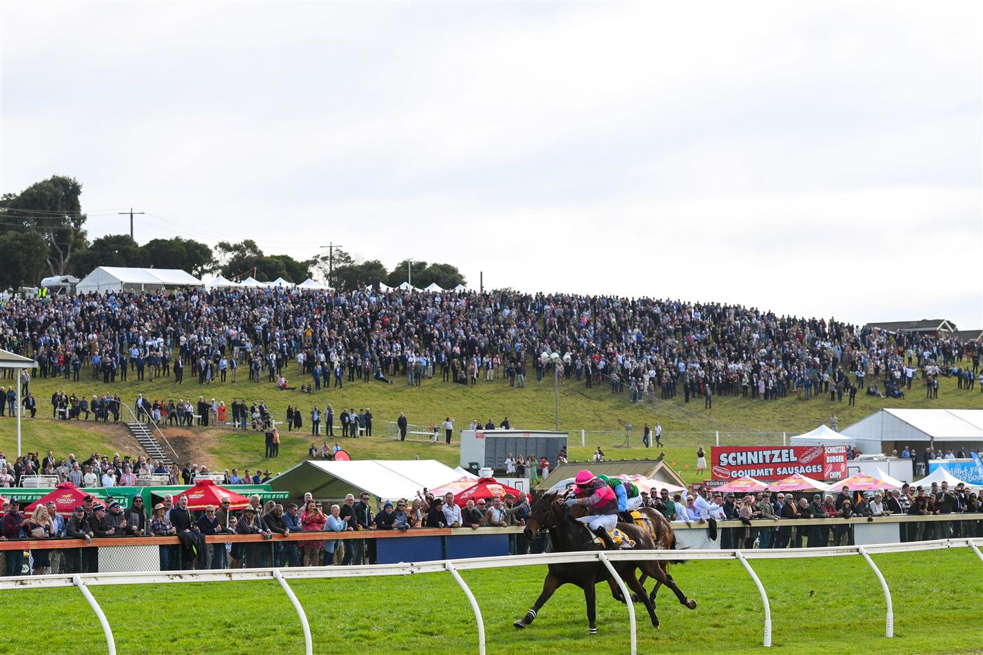 2021 Warrnambool Racing Carnival - Day Three Highlights (Pictures)