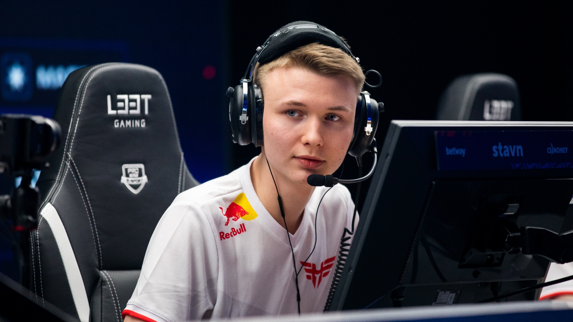 Heroic Temporarily Bench Stavn And Jabbi