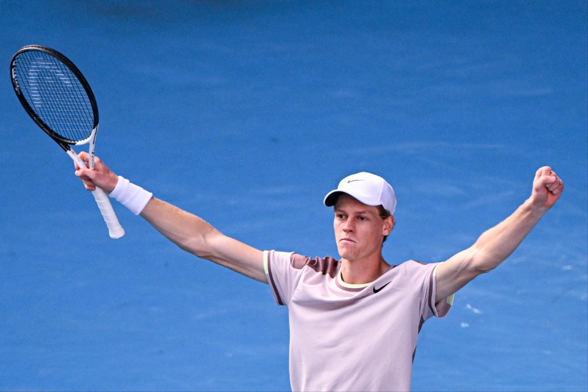 Jannik Sinner vs Daniil Medvedev Tips & Live Stream - Sinner to triumph ...