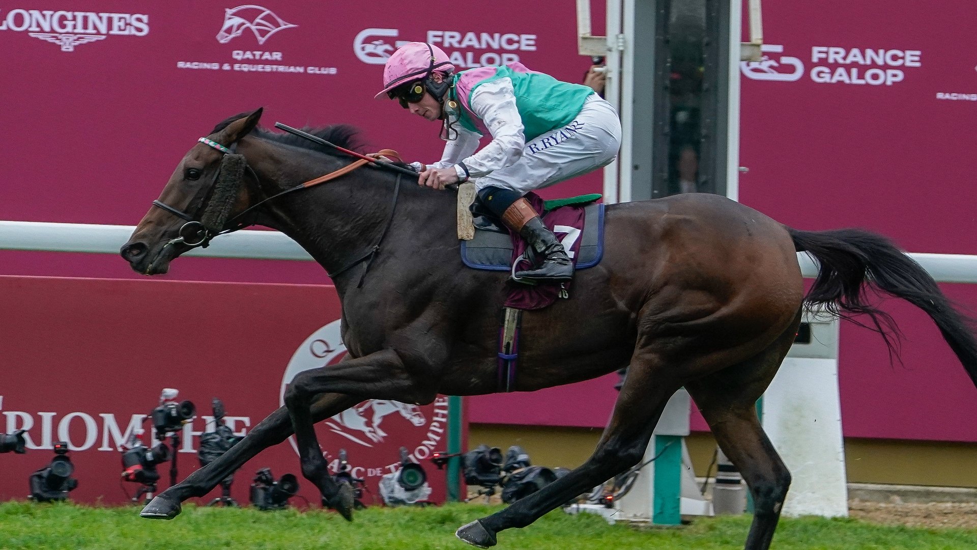2024 Prix de l'Arc de Triomphe Result | Bluestocking hands Ralph ...