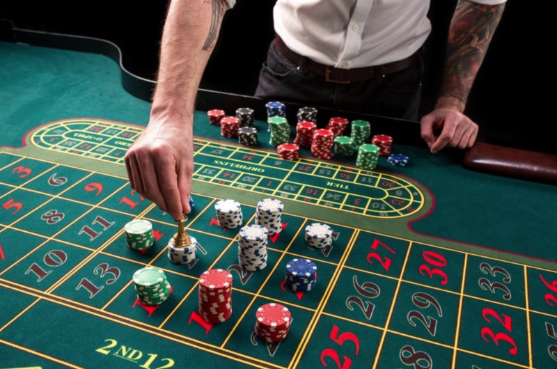 Roulette tables & design - How to bet on roulette & maximum bets